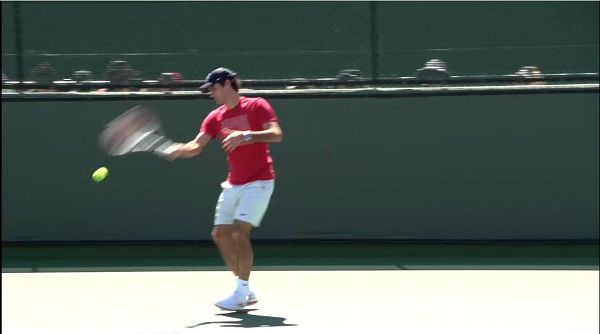 Roger Federer Forehand and Backhand from Front Perspective - BNP ...