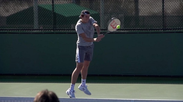 36.Milos-Raonic-Backhand-In-Super-Slow-Motion - Free Tennis Lessons ...